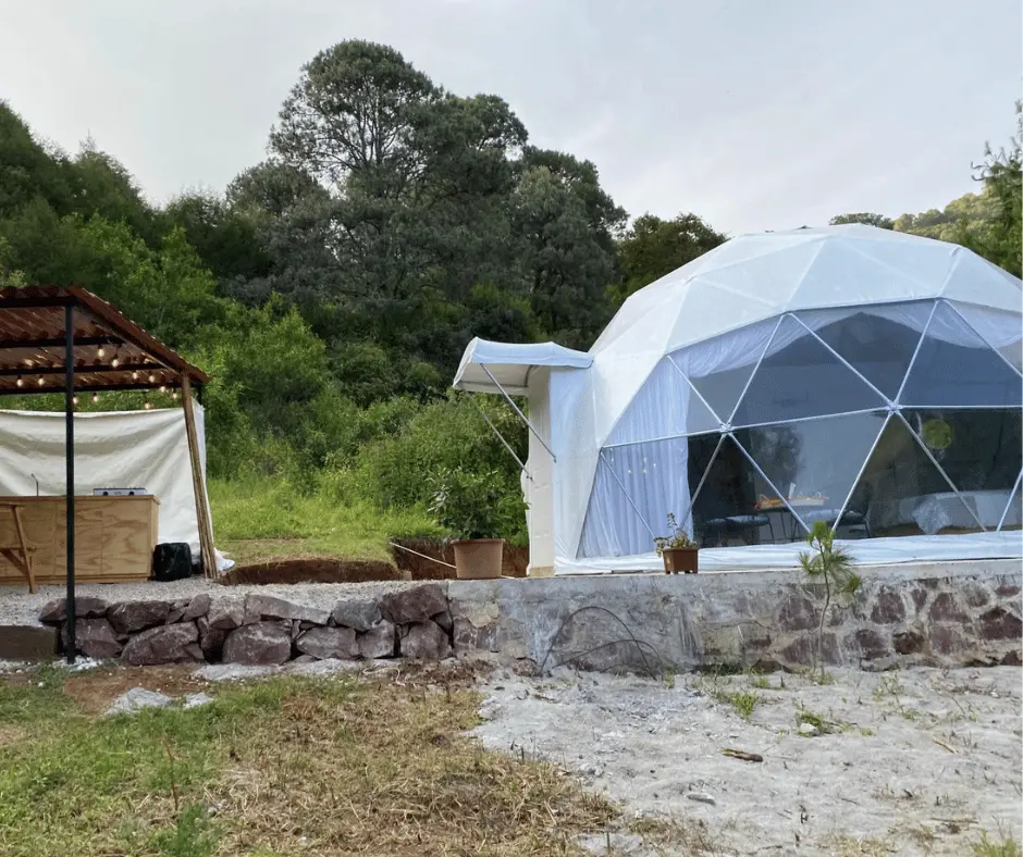 Domos Glamping Personalizados: Transforma tu Espacio.